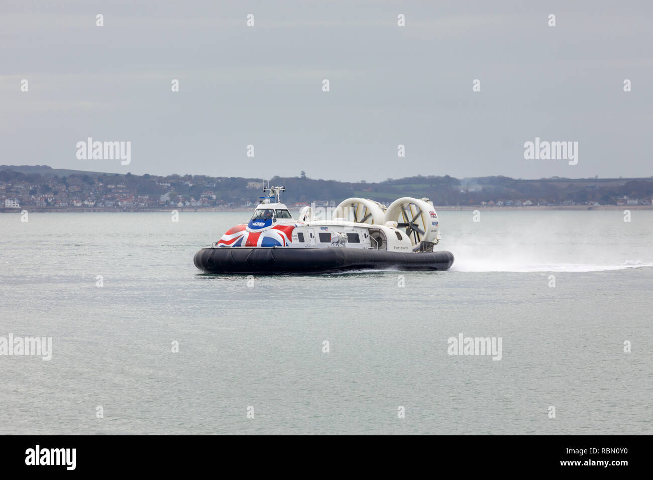 HoverTravel hovercraft 'Island Flyer' approaching the hoverport ...