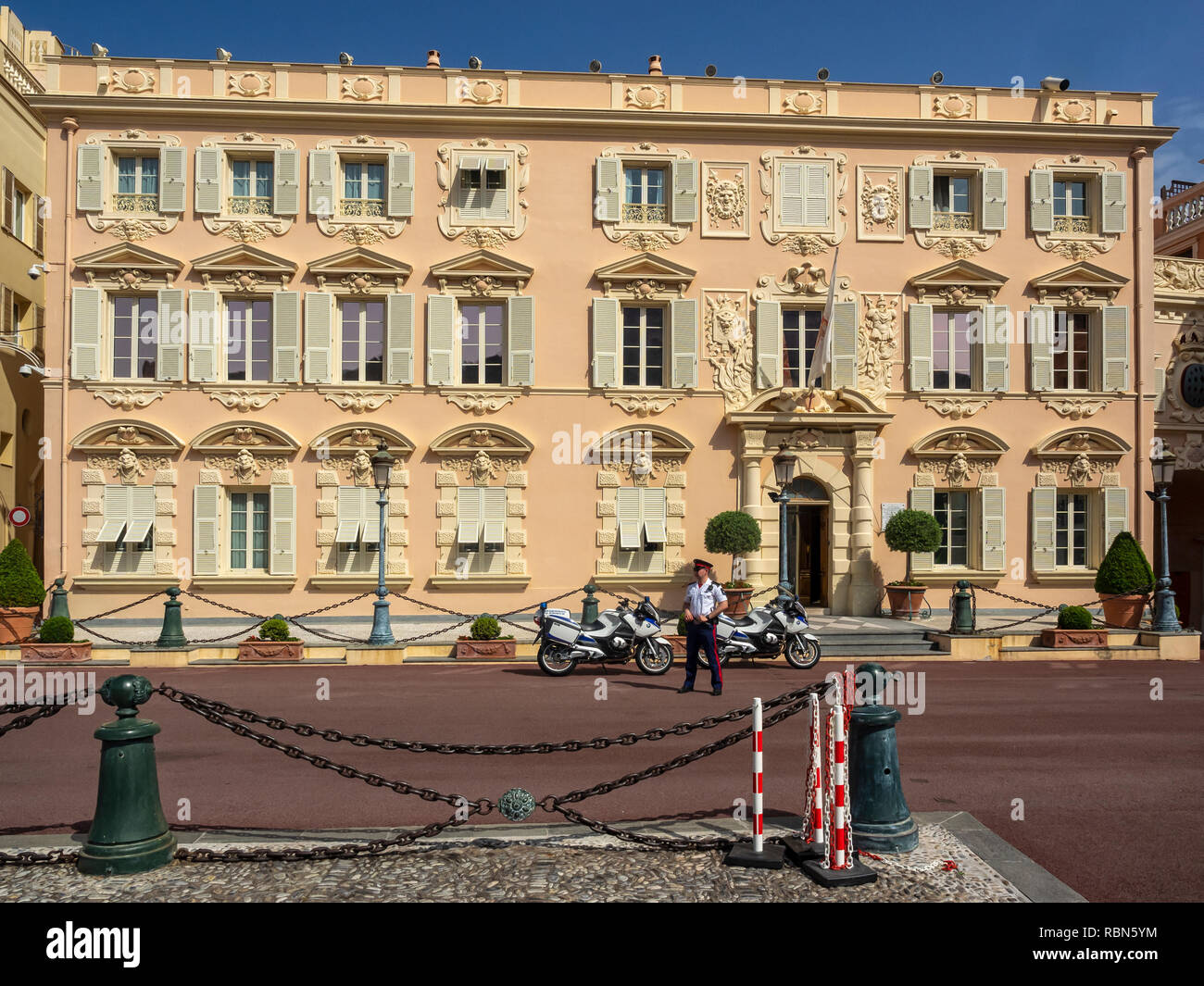 Publique High Resolution Stock Photography and Images - Alamy