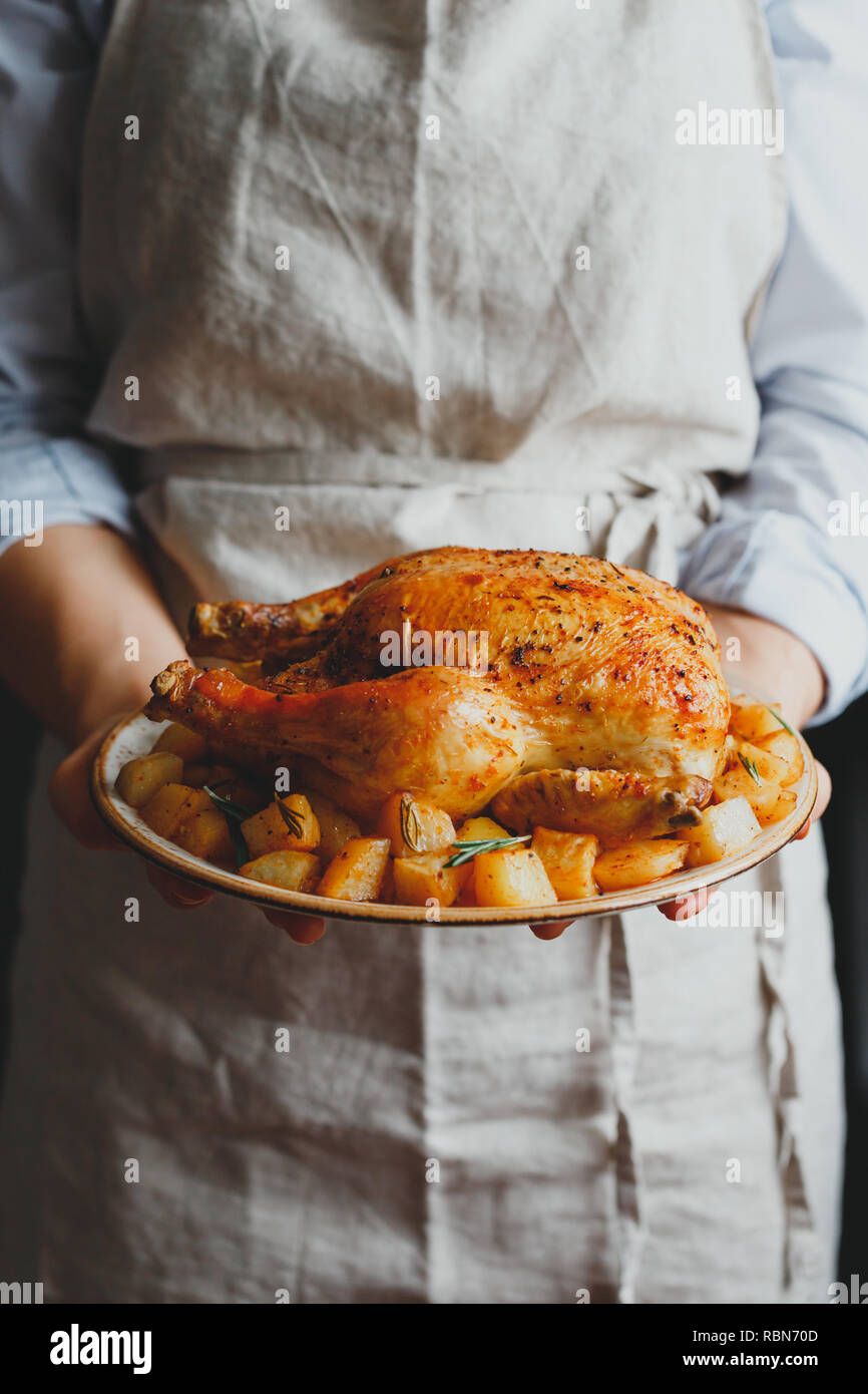 Woman chicken roast hi-res stock photography and images - Alamy