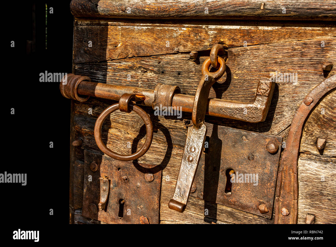 Ancient door lock hi-res stock photography and images - Alamy