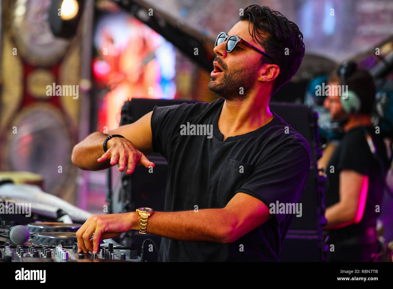 R3hab hi-res stock photography and images - Alamy