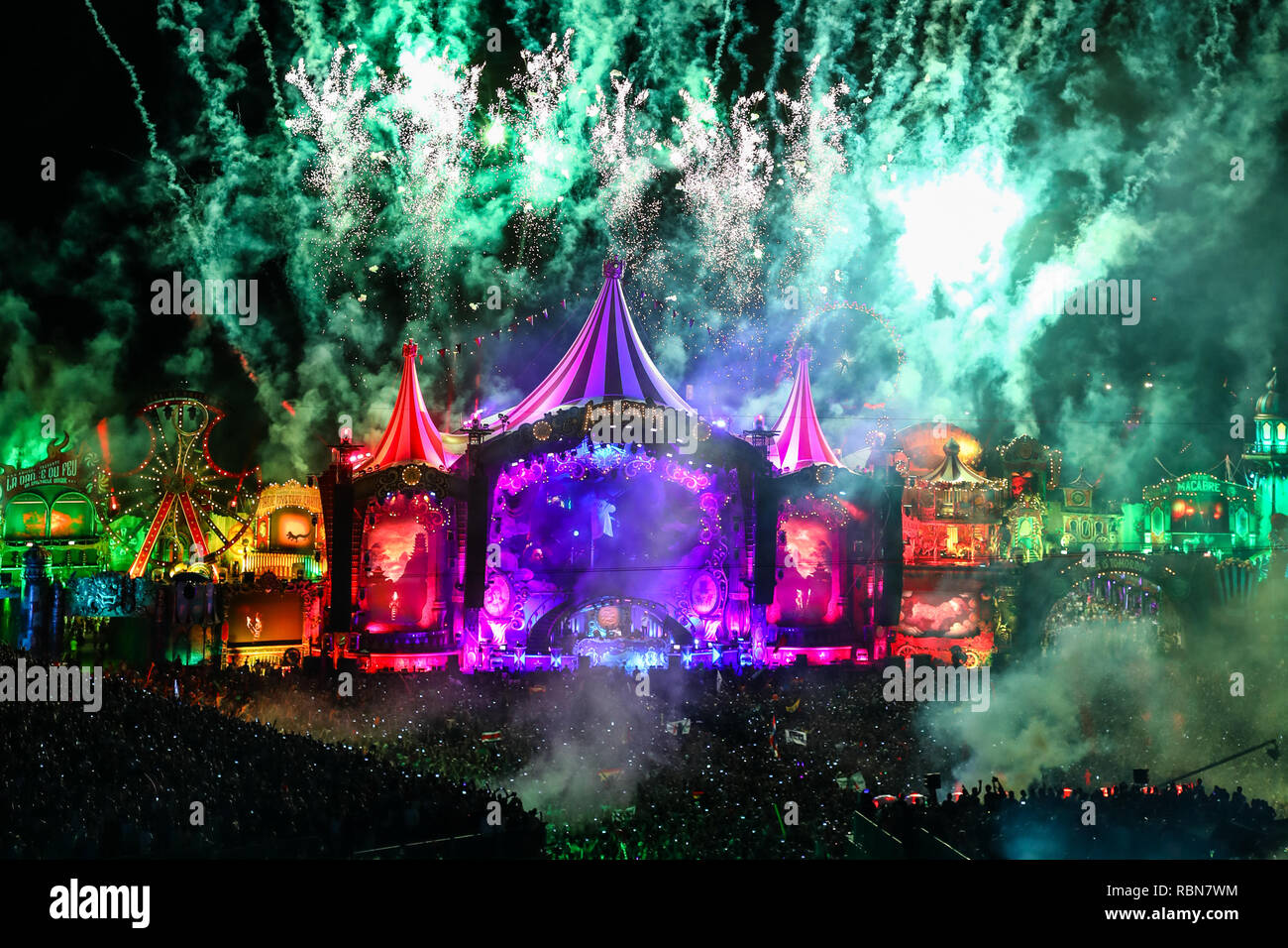 Tomorrowland At Night Hd