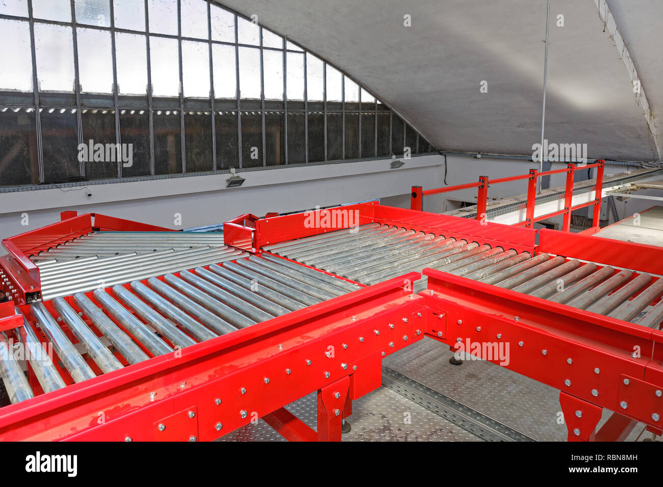 Conveyor Rollers for Sorting and Shipping in Distribution Warehouse ...