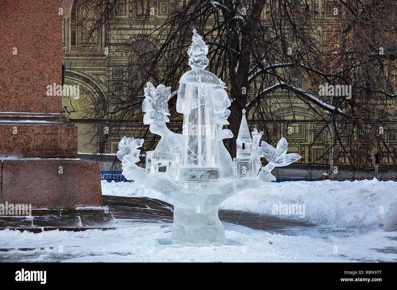 winter in Moscow, icy figures Stock Photo - Alamy