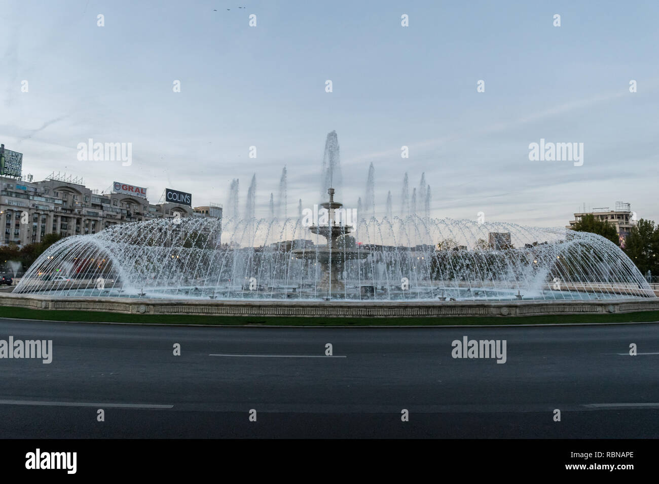 Beautiful big fountain hi-res stock photography and images - Alamy