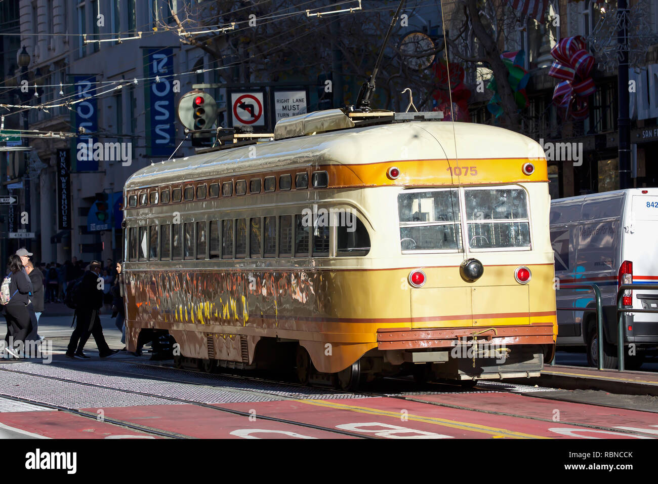 Old cream coloured tram in San Francisco, USA Stock Photo - Alamy