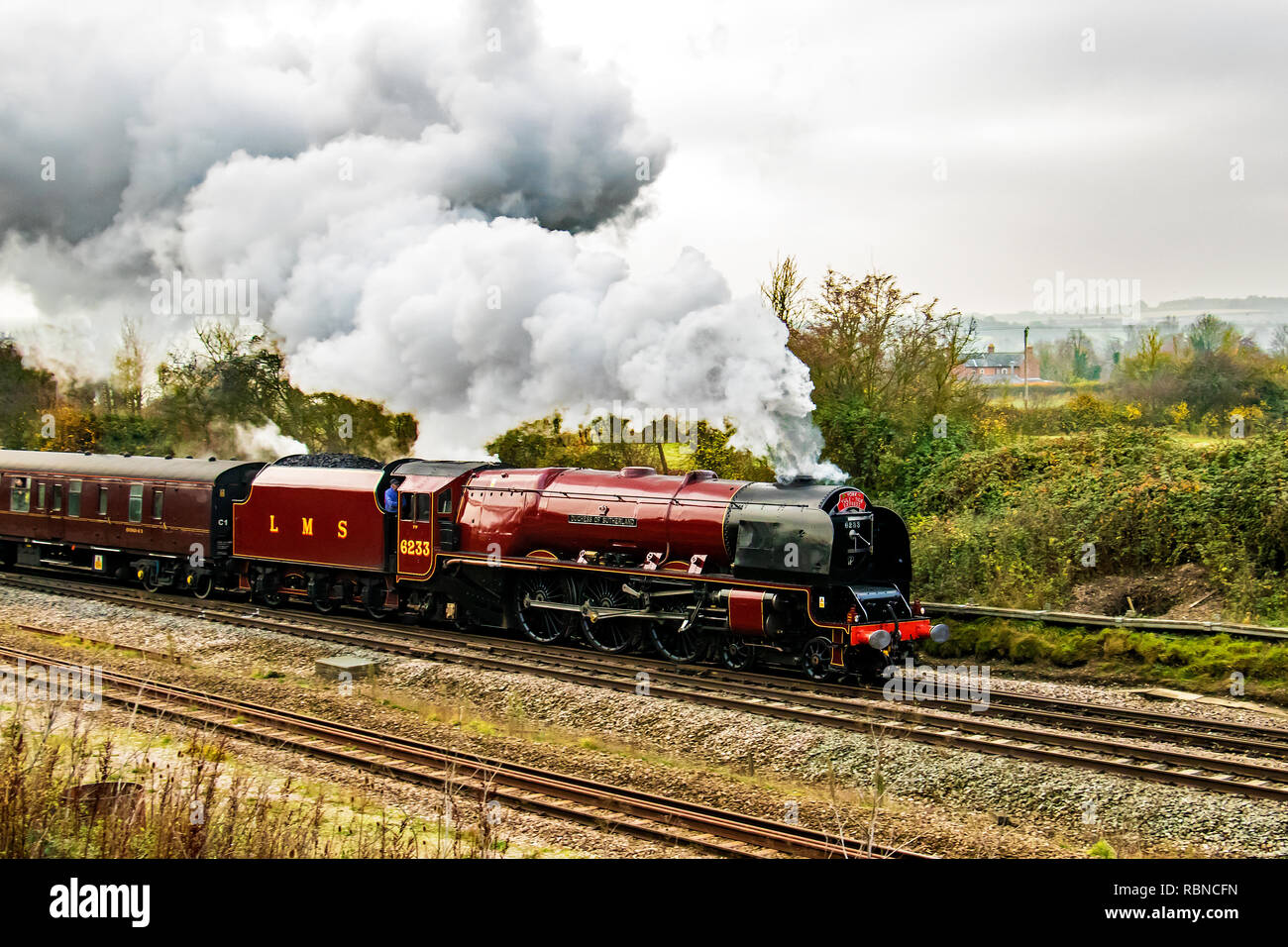 The Duchess of Sutherland steam engine pulling the Yuletide Express ...