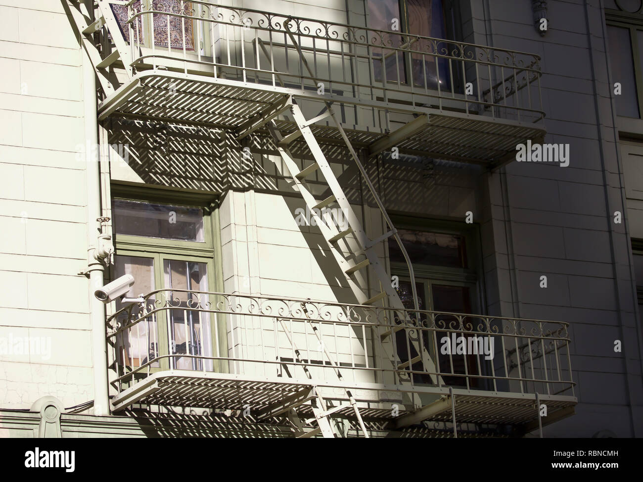 Fire escape outside a building in San Francisco, USA Stock Photo - Alamy