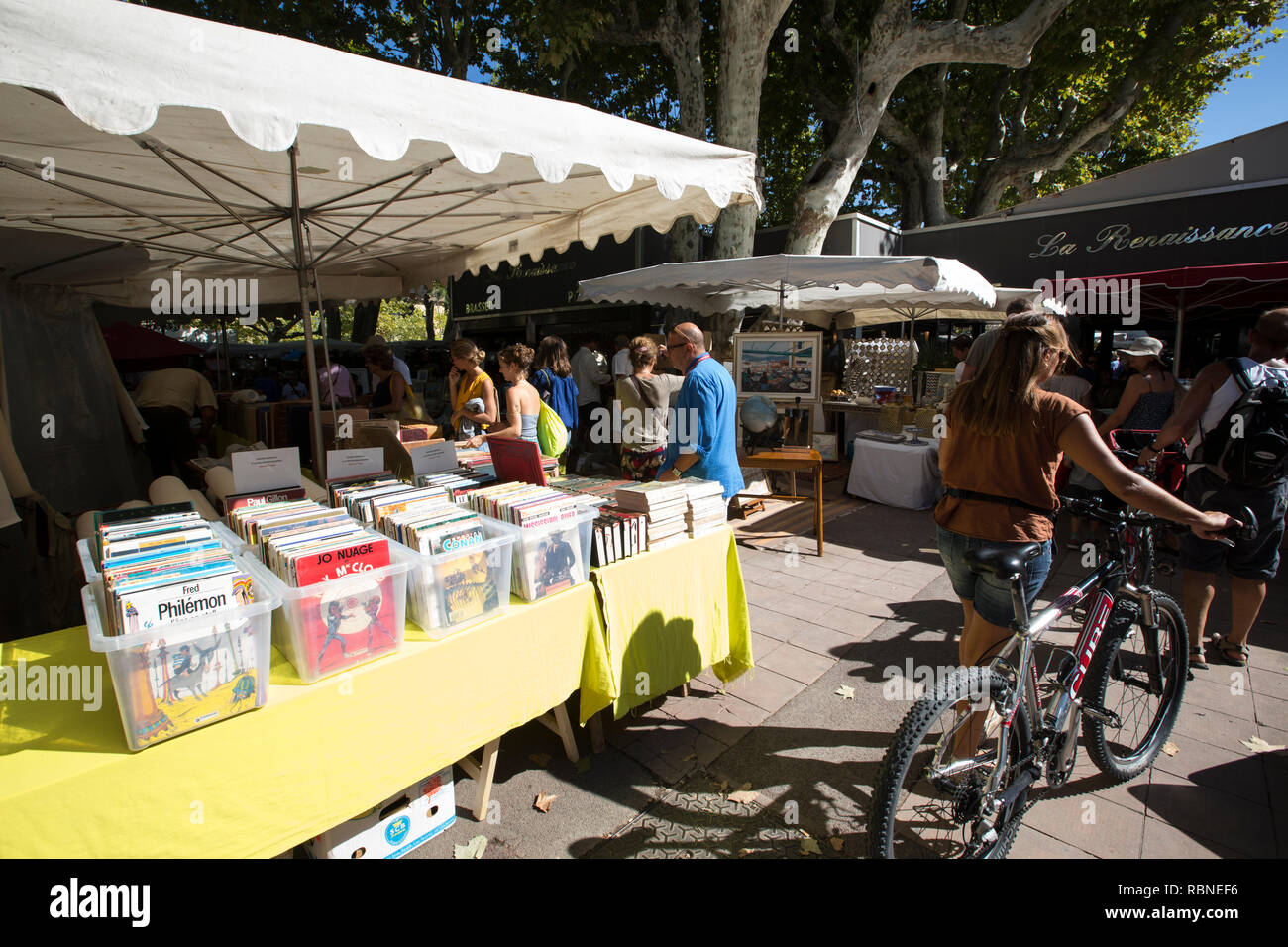 Saint tropez place des lices hi-res stock photography and images - Alamy