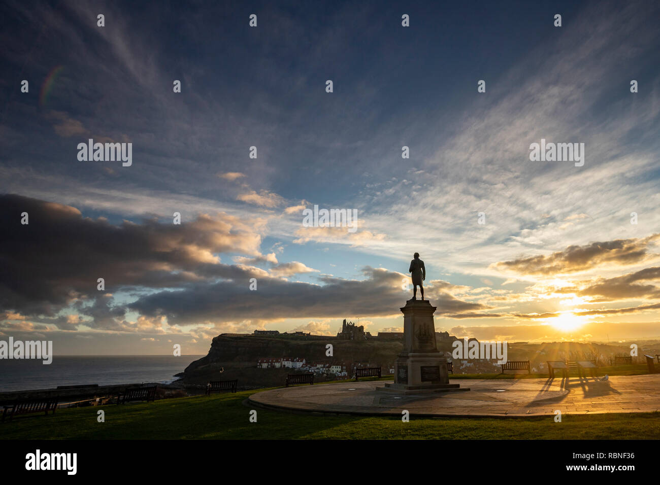 Cook statue hi-res stock photography and images - Alamy