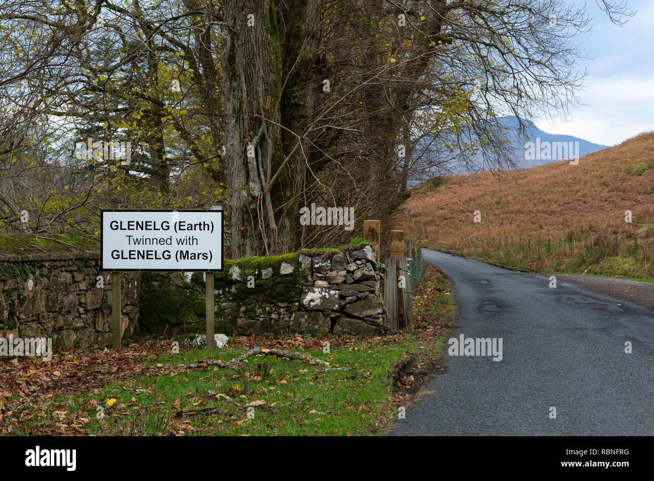 "Glenelg (Earth) twinned with Glenelg (Mars)". Sign on entering the ...