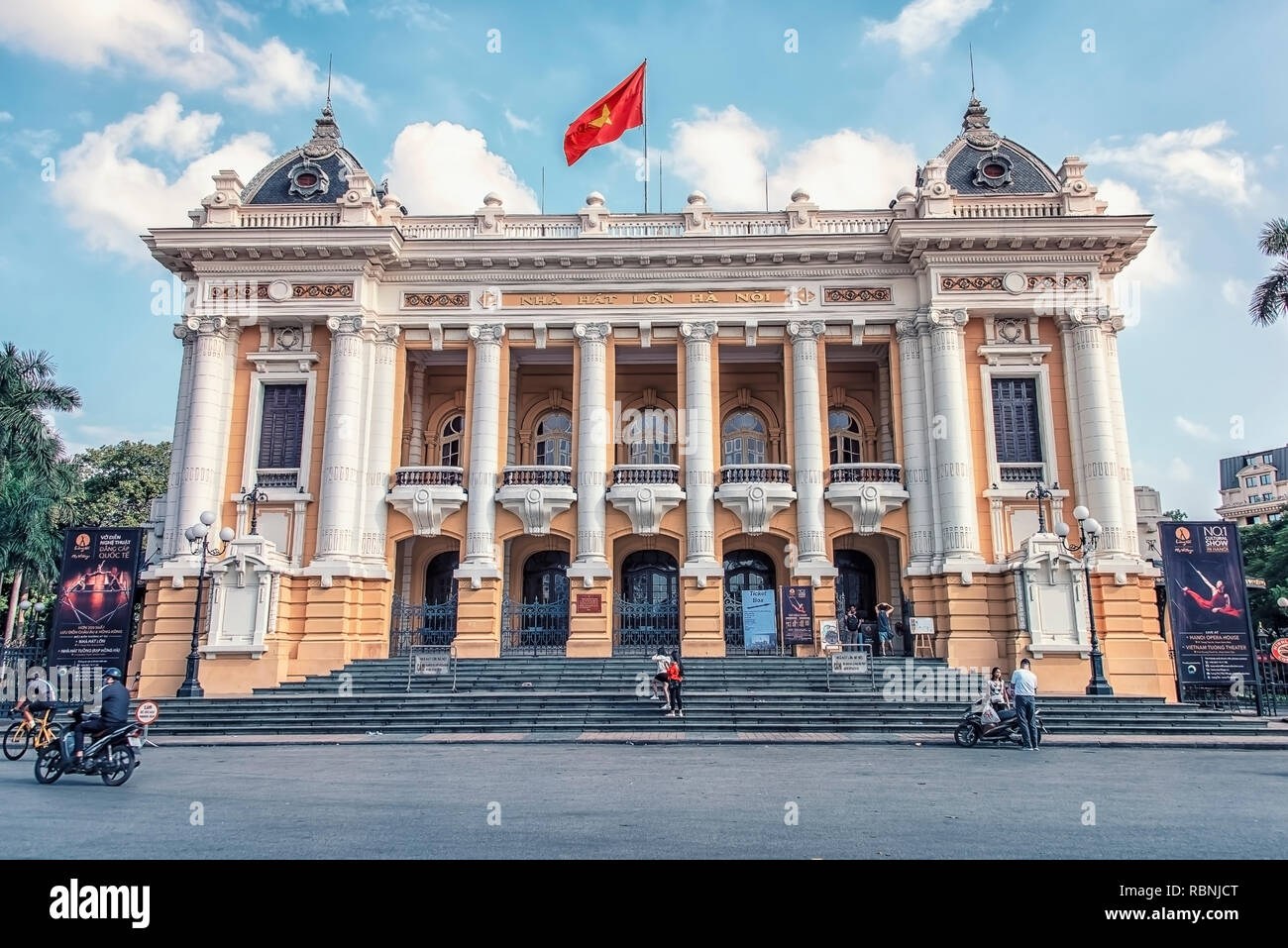 Vietnam hanoi opera house hi-res stock photography and images - Alamy
