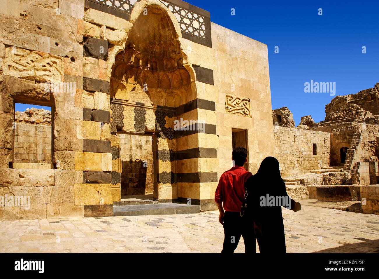 Entrance gate to the Palace of Saladin´s son, The Citadelle Fort ...