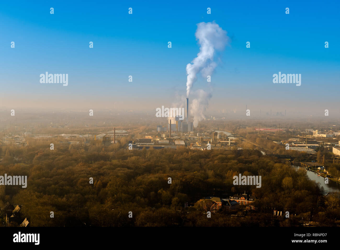 Smoke big factory hi-res stock photography and images - Alamy