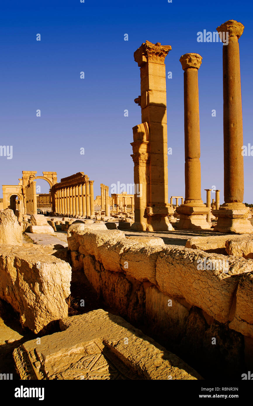 Greco roman art and architecture hi-res stock photography and images ...