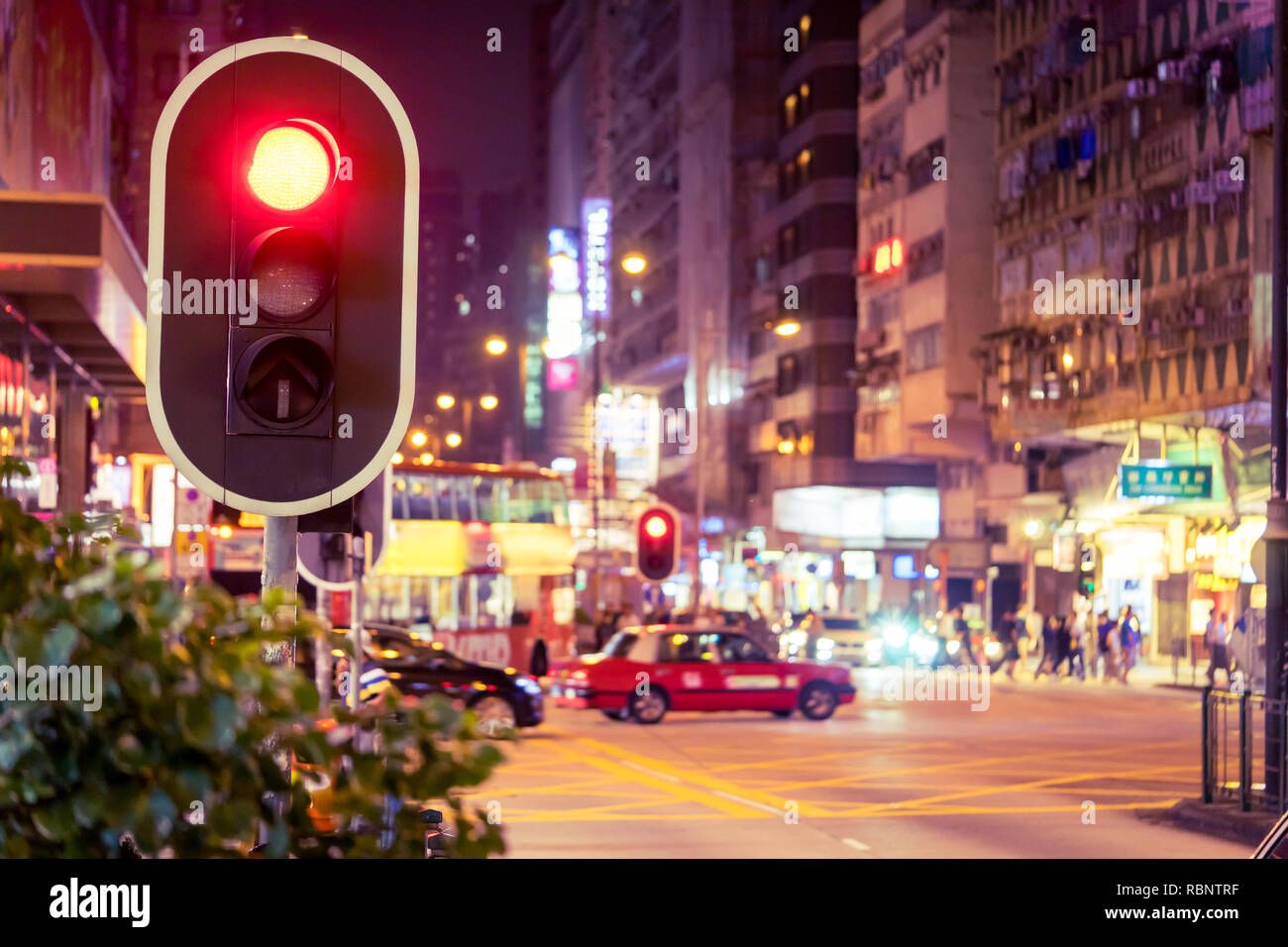 Red street light hi-res stock photography and images - Alamy
