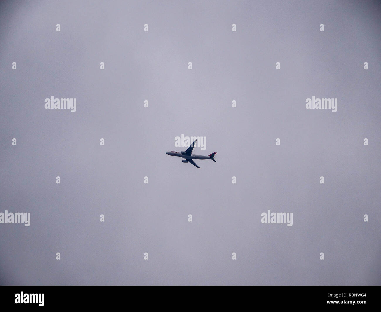 Delta plane take off hi-res stock photography and images - Alamy