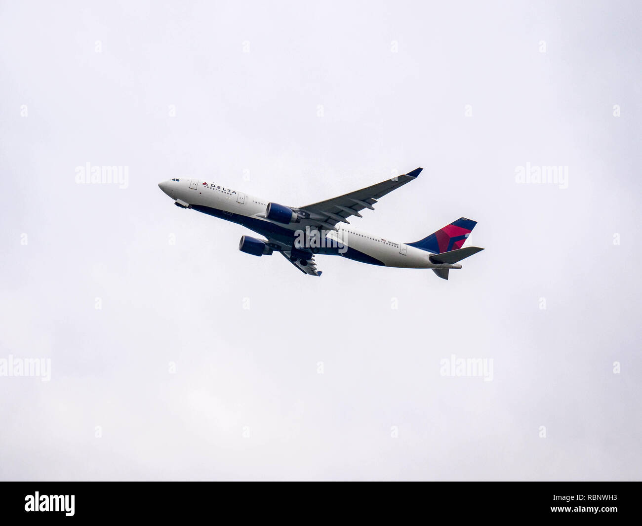 Delta plane hi-res stock photography and images - Alamy