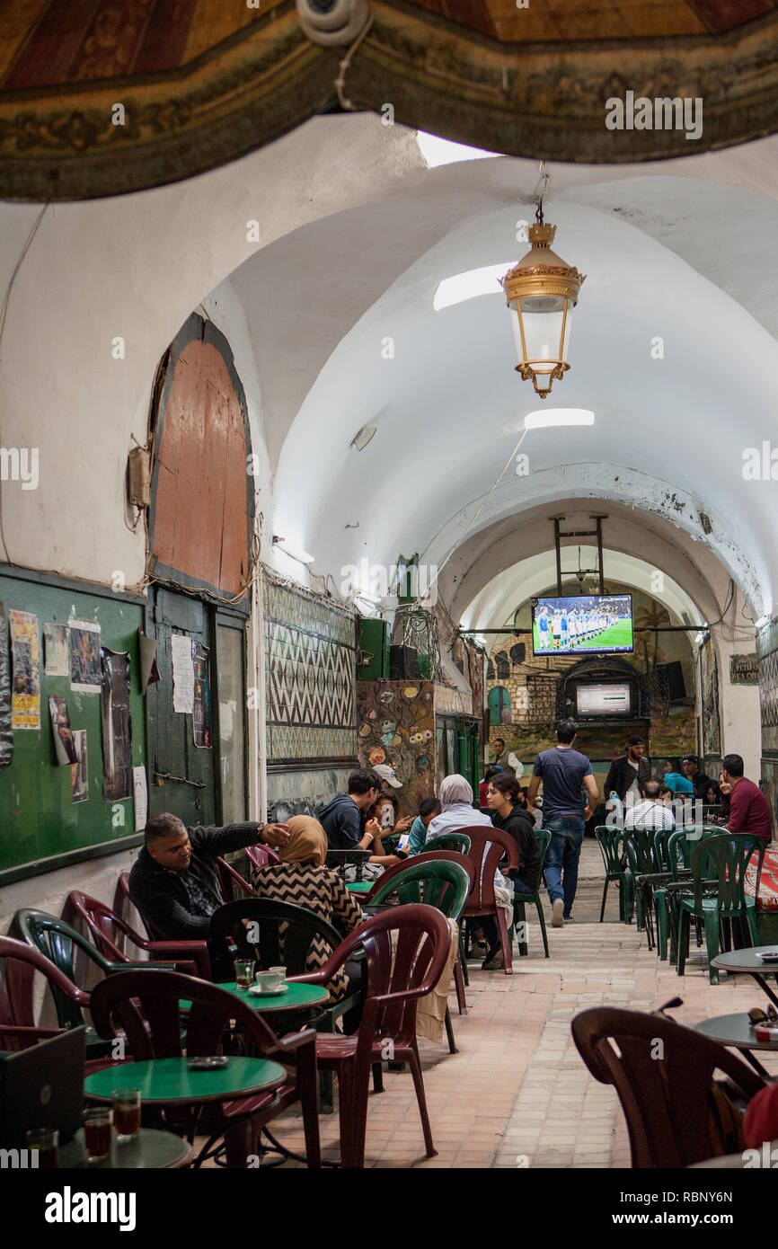 Medina cafe hi-res stock photography and images - Alamy