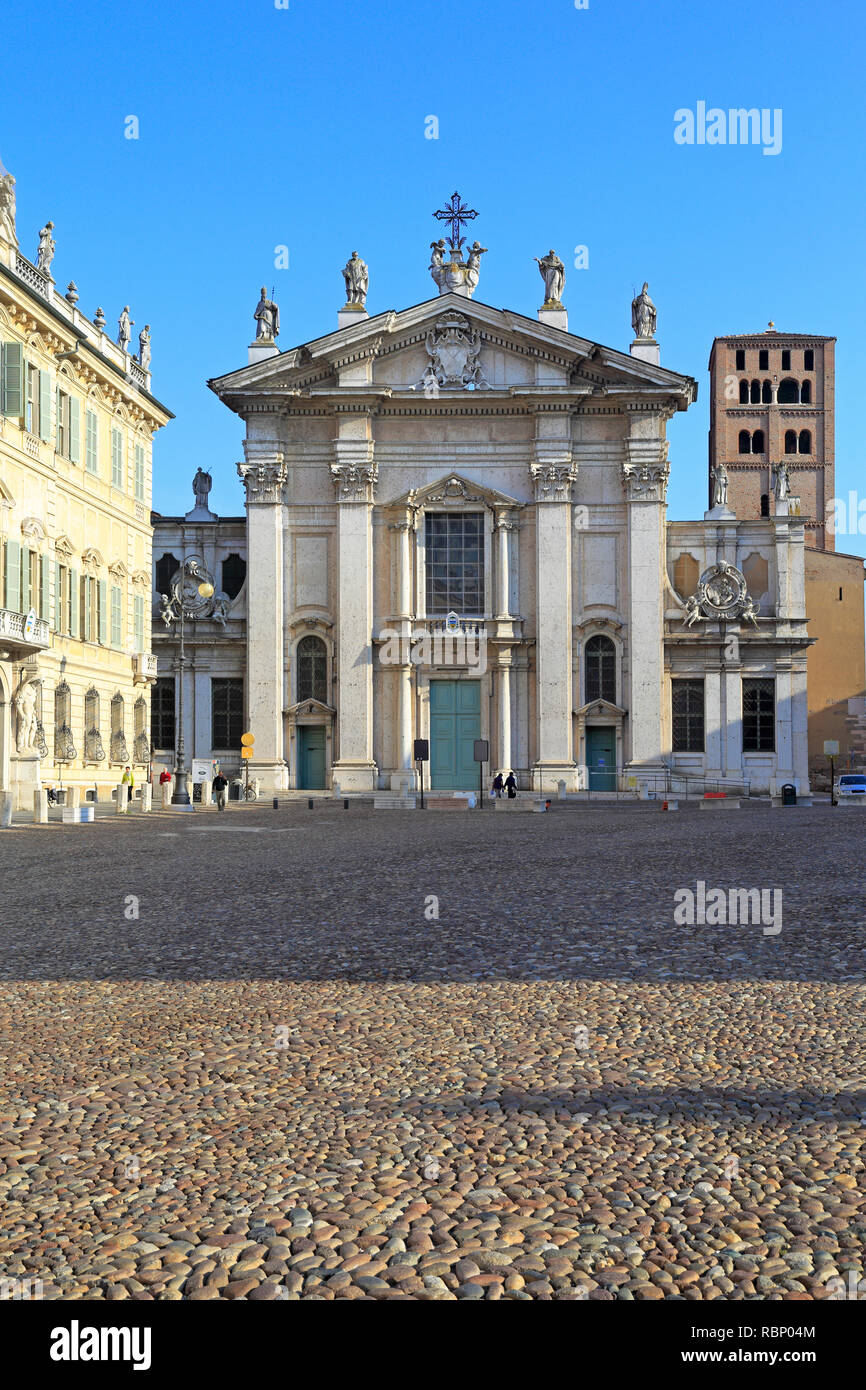 Mantua Duomo, Piazza Sordello, Mantua, UNESCO World Heritage Site ...
