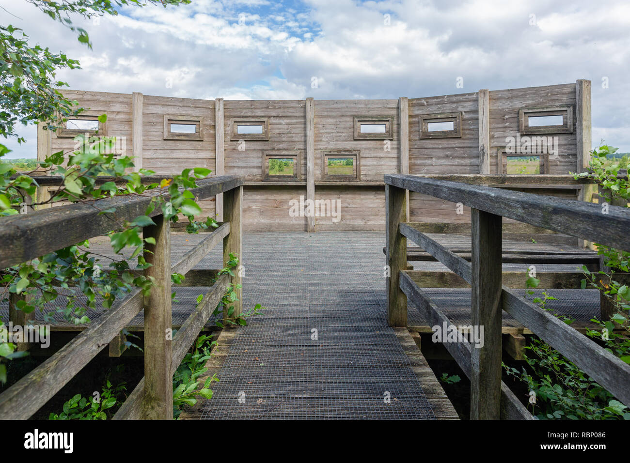 Bird watching hut hi-res stock photography and images - Alamy