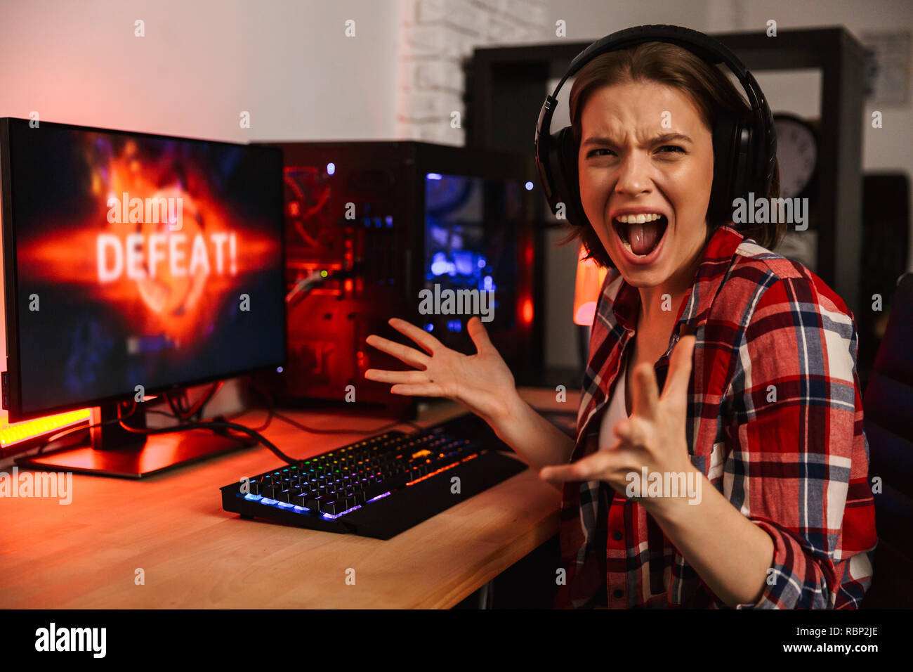 Angry woman keyboard hi-res stock photography and images - Alamy