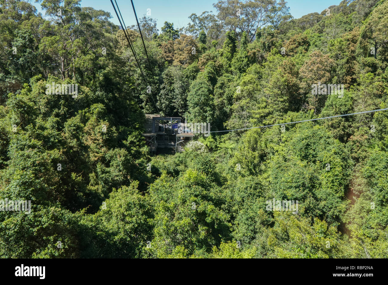 Blue mountains three sisters cable hi-res stock photography and images ...