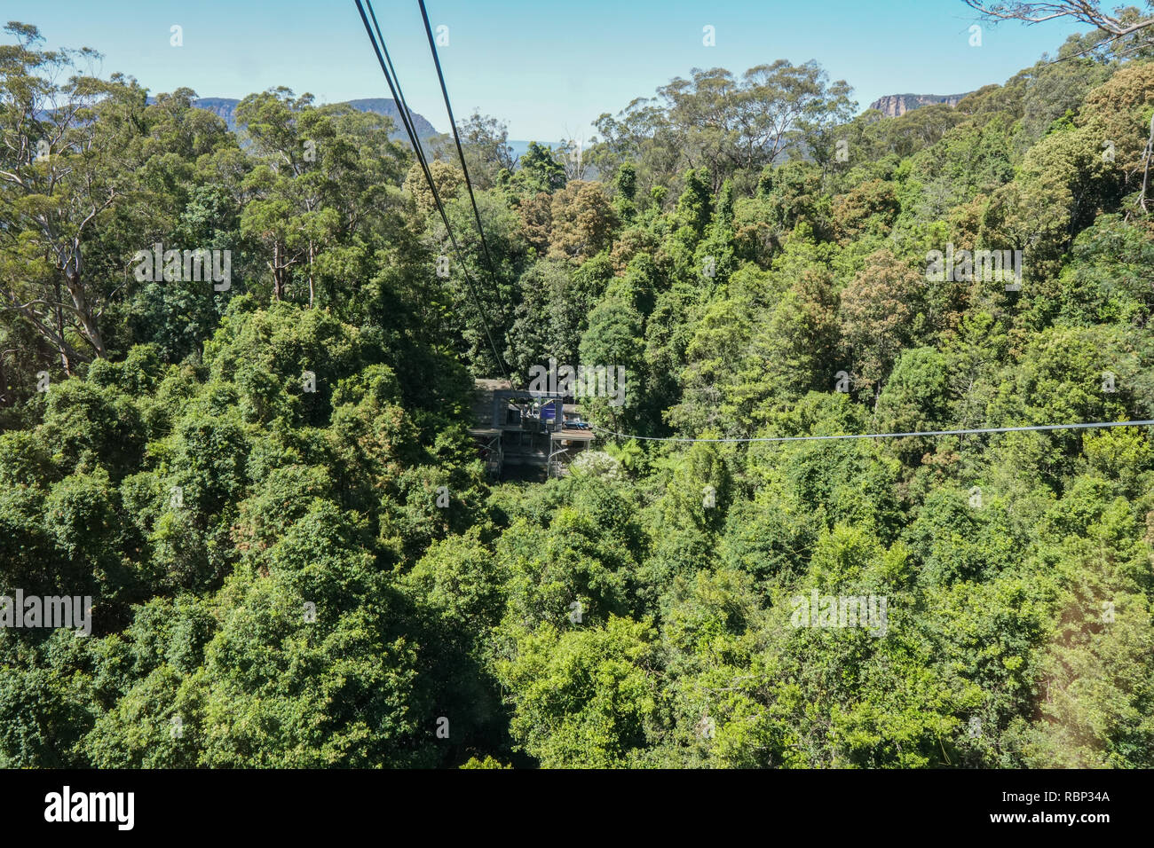 Blue mountains three sisters cable hi-res stock photography and images ...