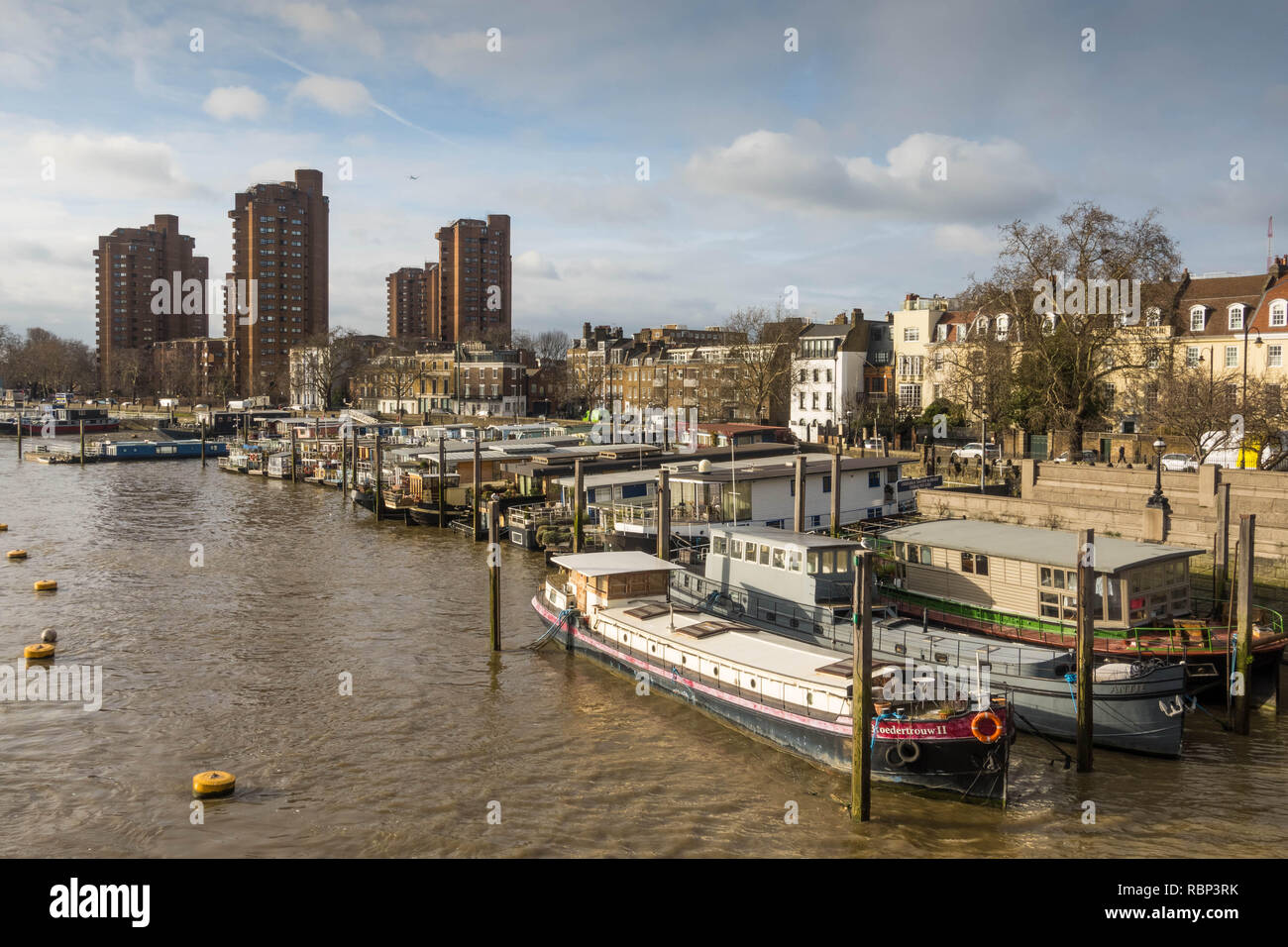 Chelsea houseboats hi-res stock photography and images - Alamy