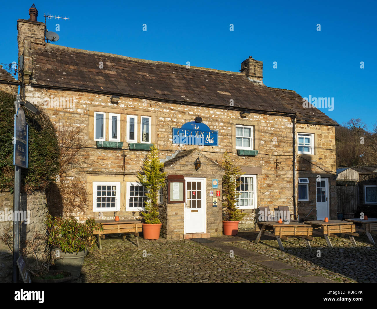 Pub yorkshire dales hi-res stock photography and images - Alamy