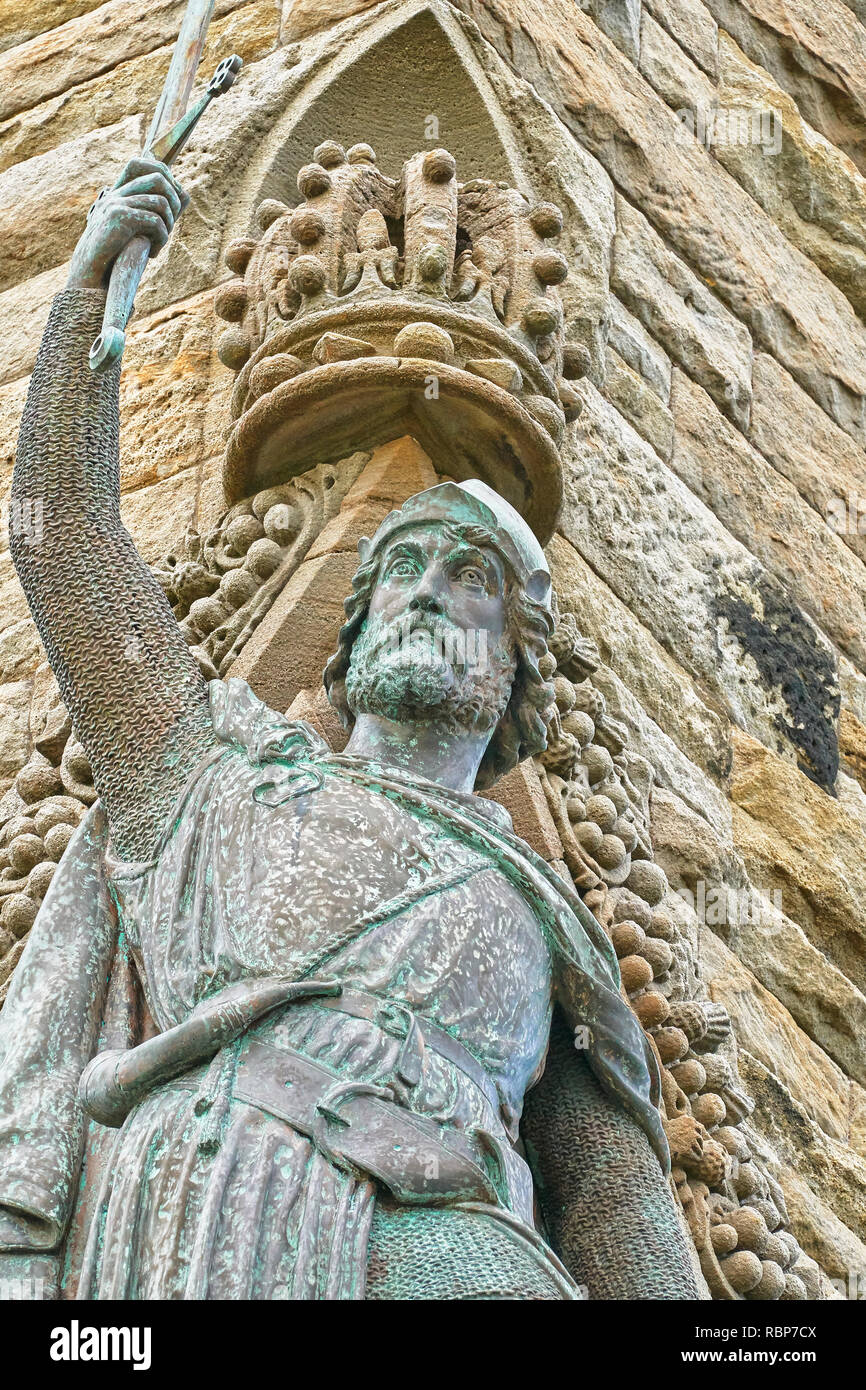 Statue of William Wallace on the National Wallace Monument, City of ...