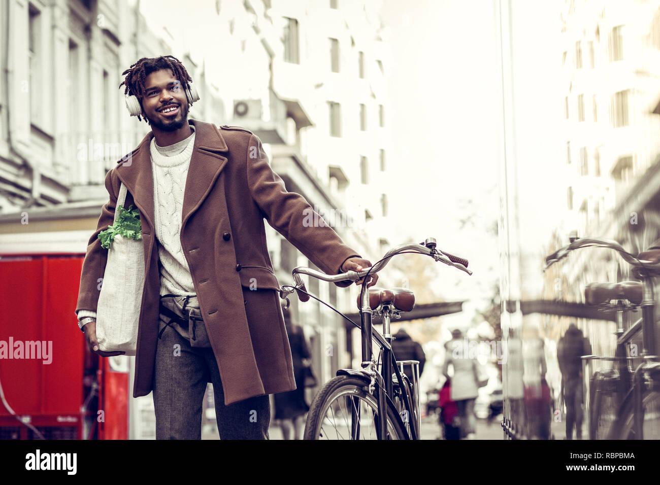 Going app hi-res stock photography and images - Alamy