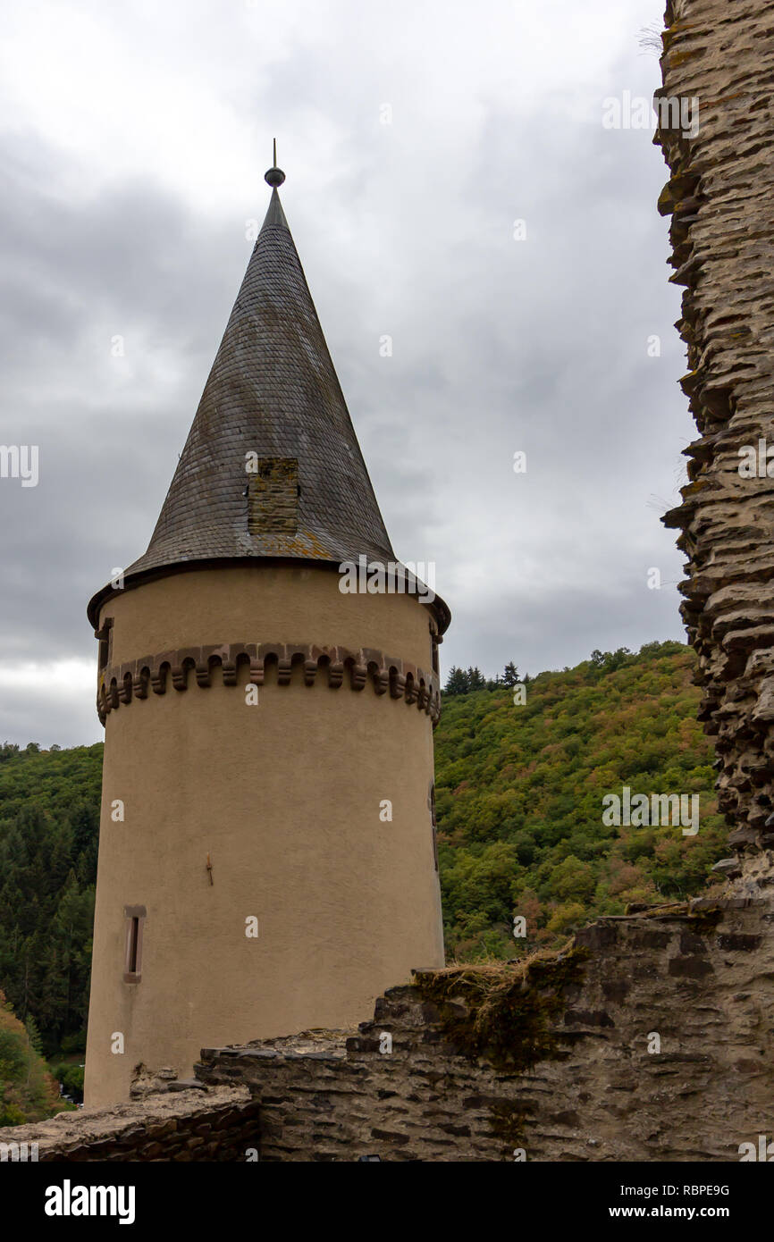 Toward castle hi-res stock photography and images - Alamy