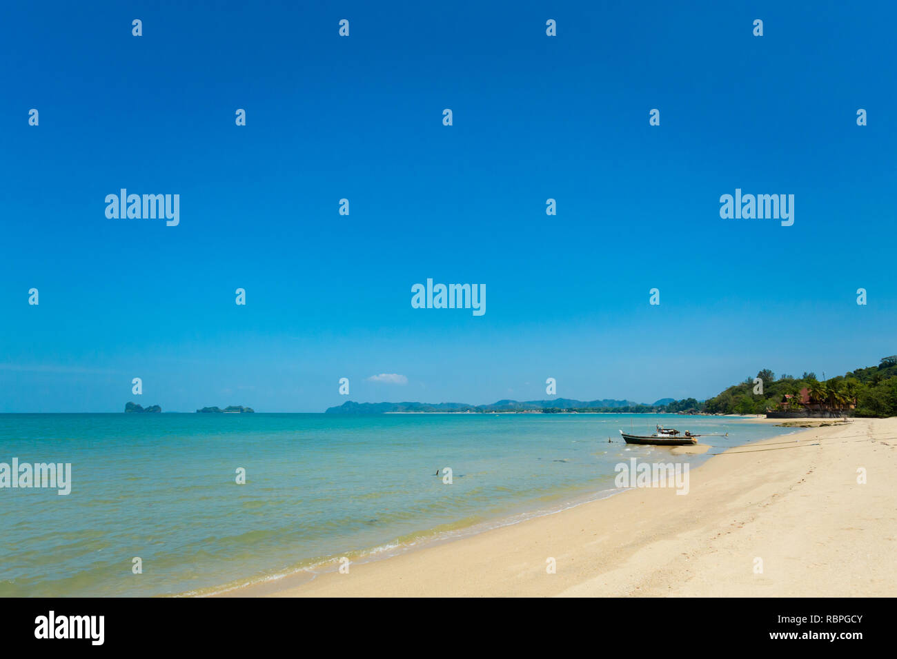 Sunny Teluk Yu beach on tropical Langkawi island in Malaysia. Beautiful ...