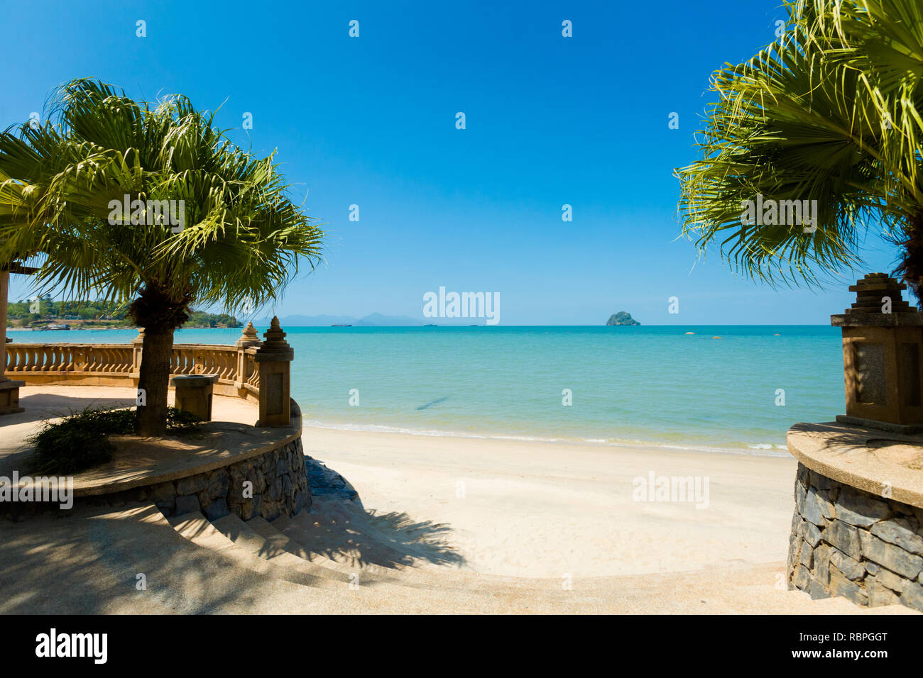 Sunny Teluk Yu beach on tropical Langkawi island in Malaysia. Beautiful ...