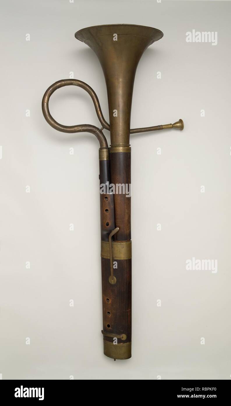 Bass horn hi-res stock photography and images - Alamy