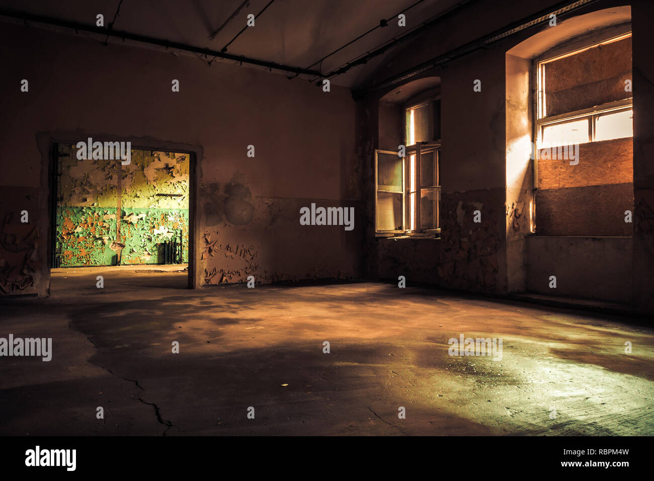 Indoor iron and steel abandoned hi-res stock photography and images - Alamy