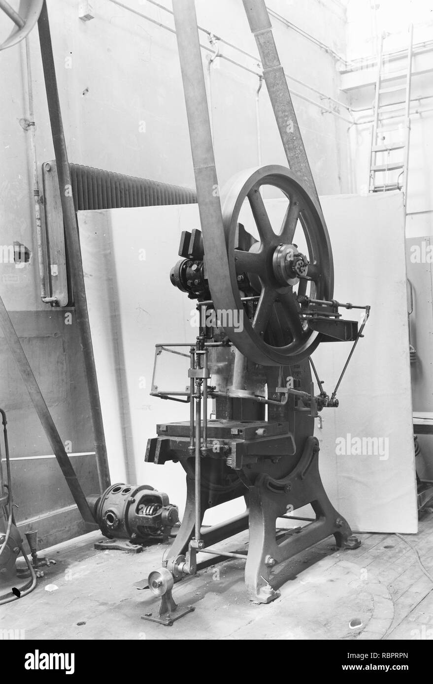 10x15 Excenterpers met automatische aandrijving en Filasrsky ...