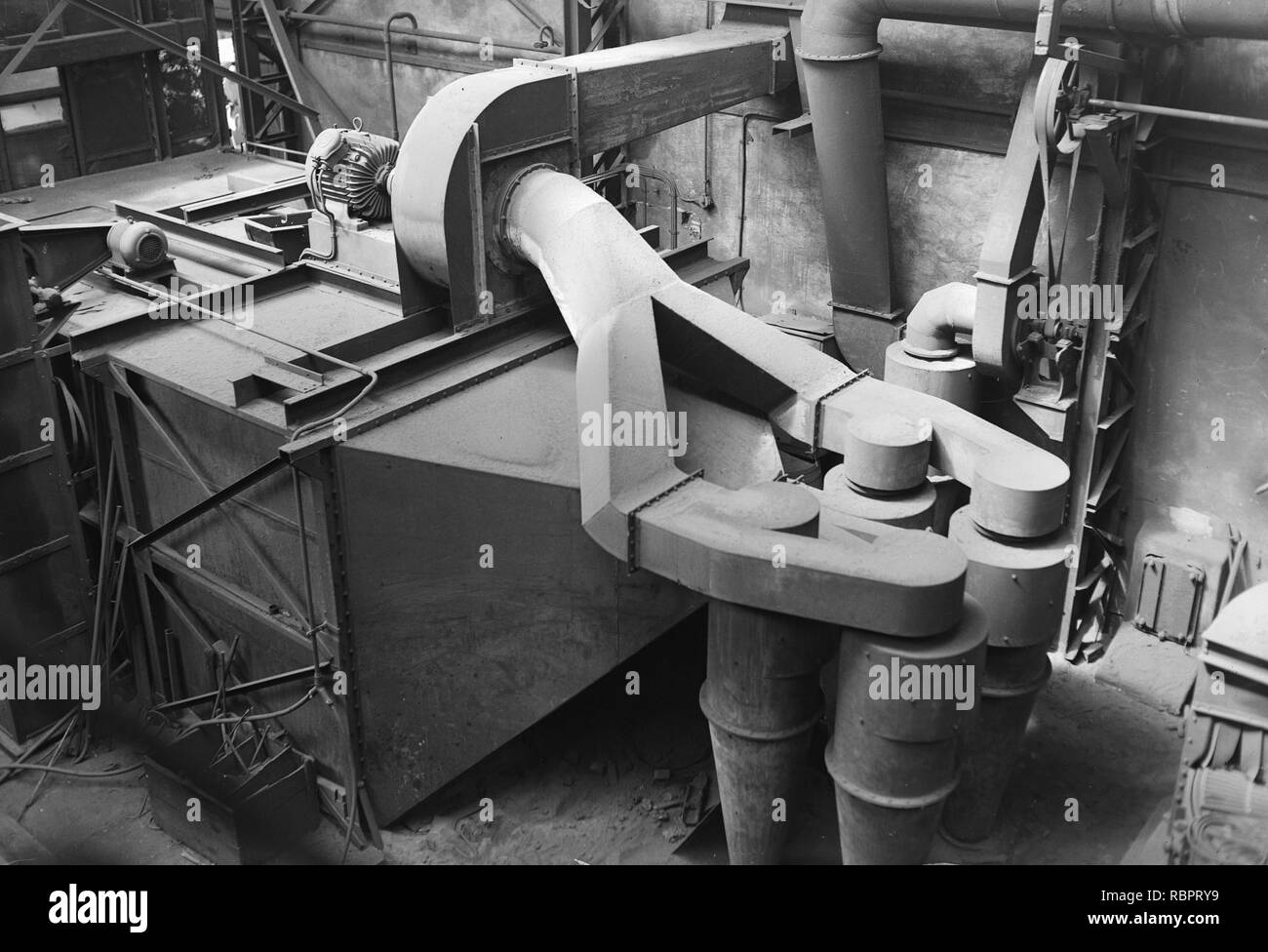 10x15 Zandstraalkabine bij de machinefabriek Reineveld te Delft ...