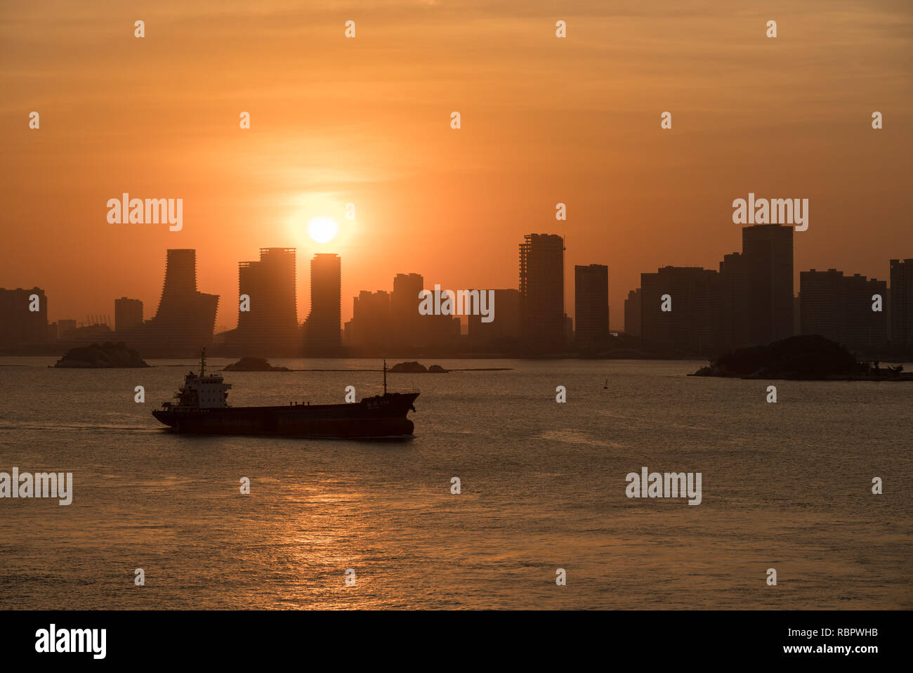 Chinese sails hi-res stock photography and images - Alamy