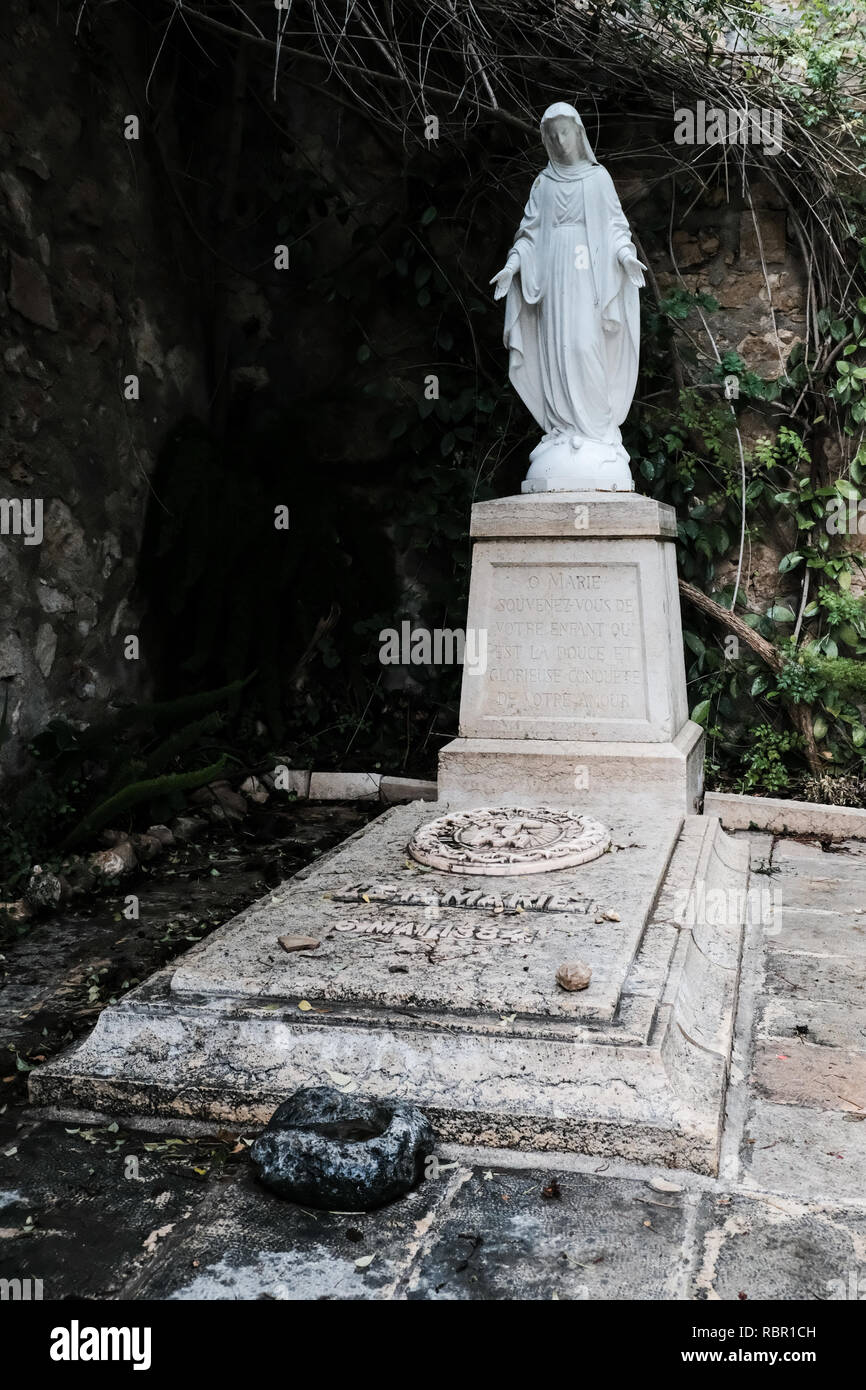 Sisters of sion hi-res stock photography and images - Alamy