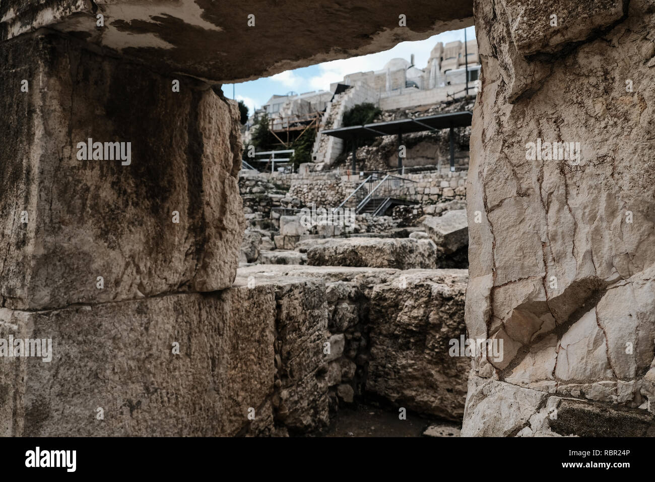 A dry tunnel connecting the City of David with the Ophel Archaeological ...