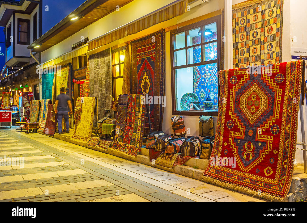 Traditional market examples hi-res stock photography and images - Alamy