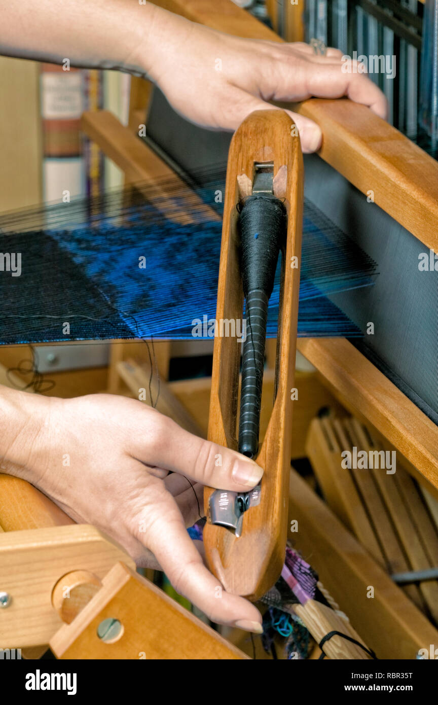 Loom shuttle hi-res stock photography and images - Alamy