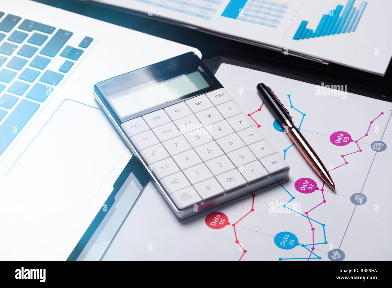 Statistics hi-res stock photography and images - Alamy