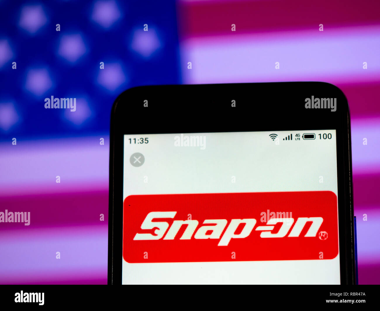 Snap-on Manufacturing company logo seen displayed on smart phone Stock ...