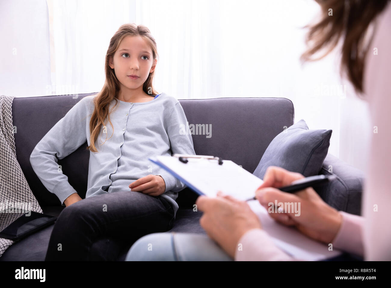 Psychiatrist sofa no people hi-res stock photography and images - Alamy