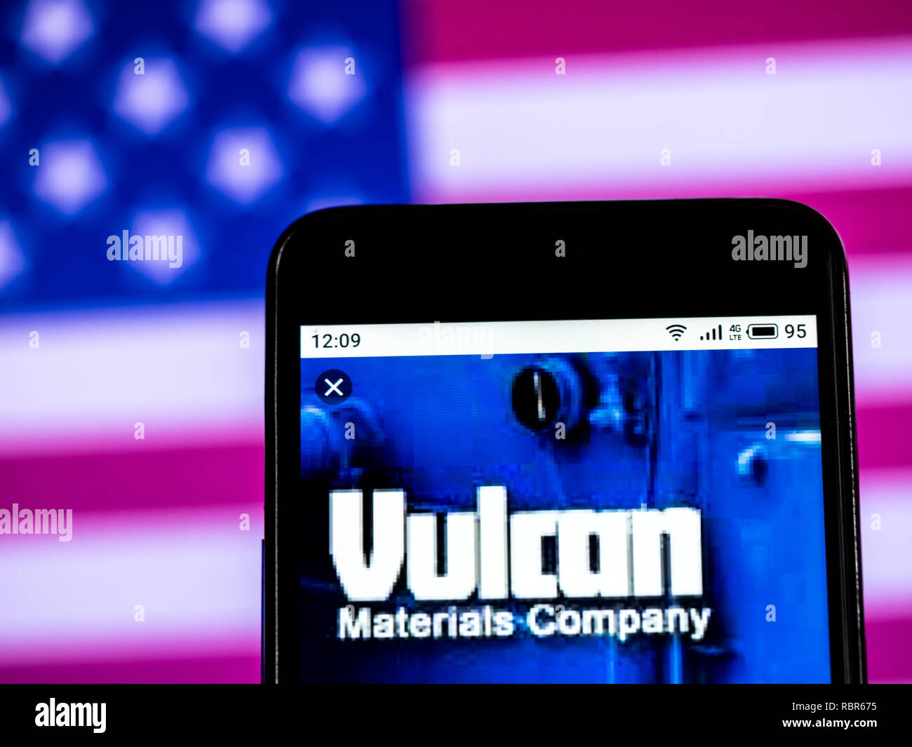 Vulcan materials logo hi-res stock photography and images - Alamy