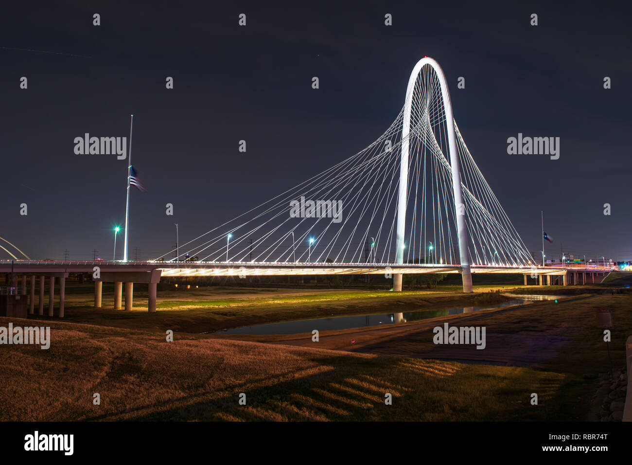 The Margaret Hunt Hill suspension bridge as it spans the Trinity River ...
