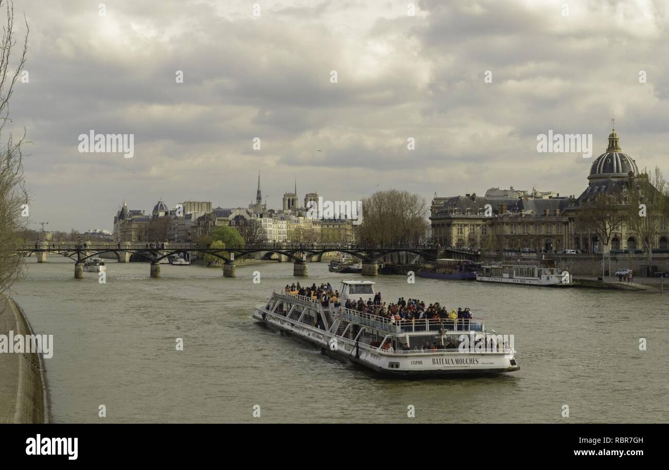 Boatload hi-res stock photography and images - Alamy